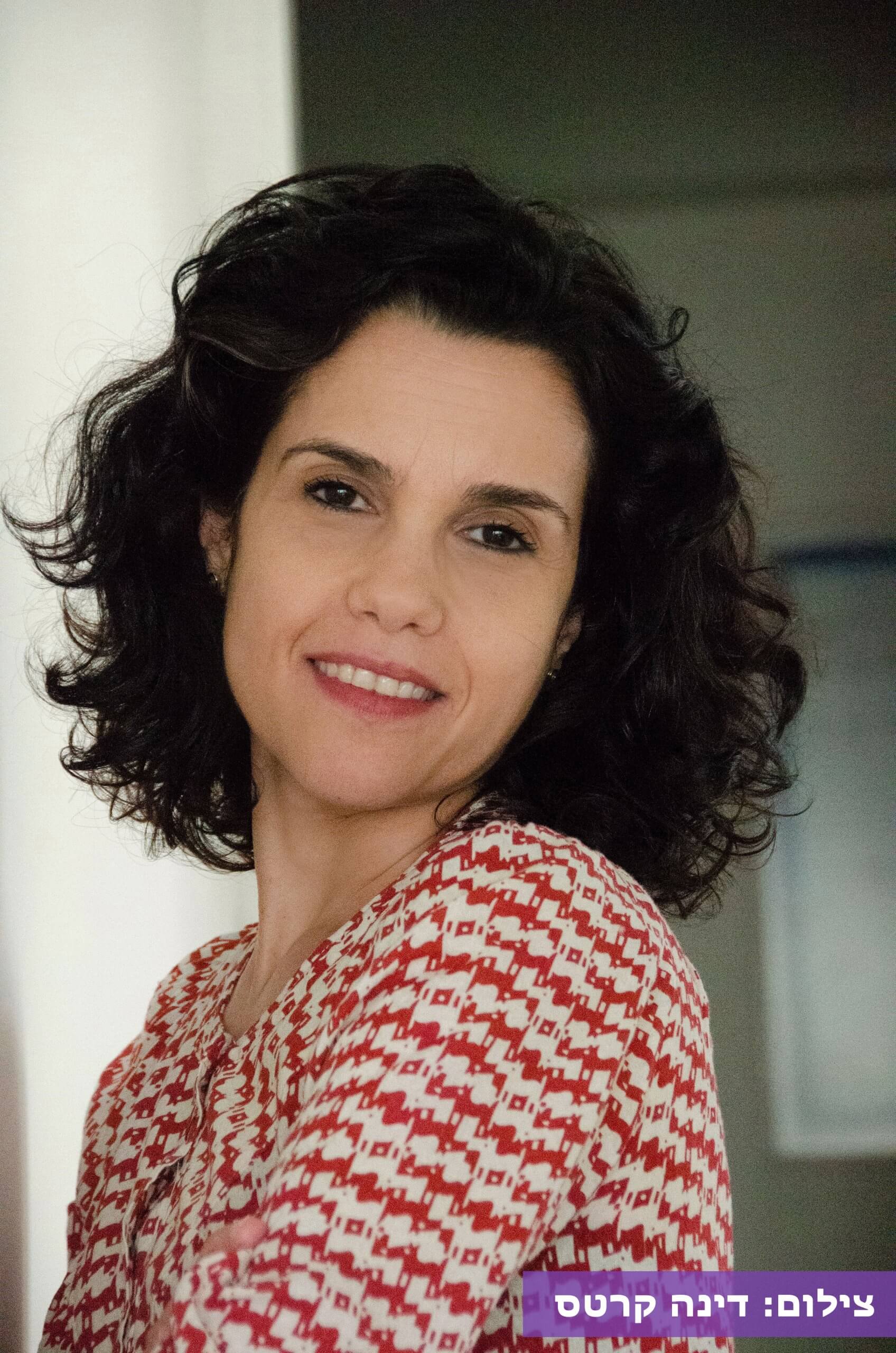 מאחורי המקלדת עם שירה ארד | הכנסת עורכים | הבית לעורכי וידאו